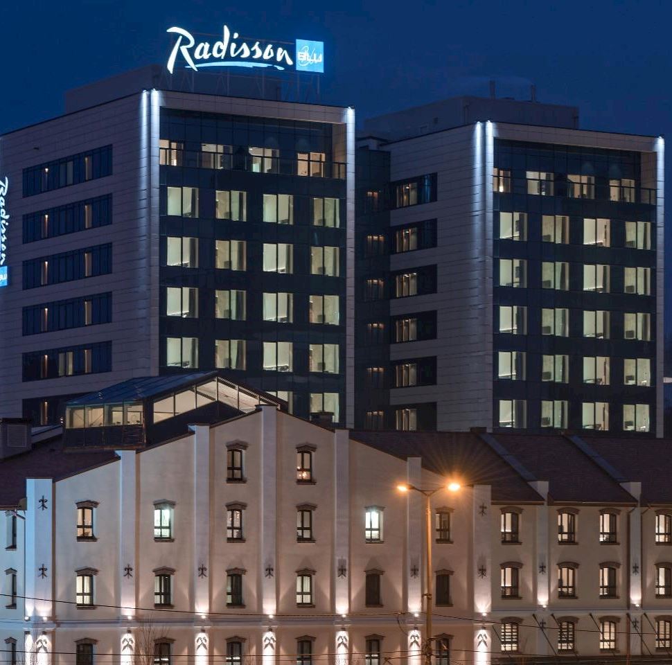 חבילות נופש לבלגרד, Radisson Blu, אשת טורס