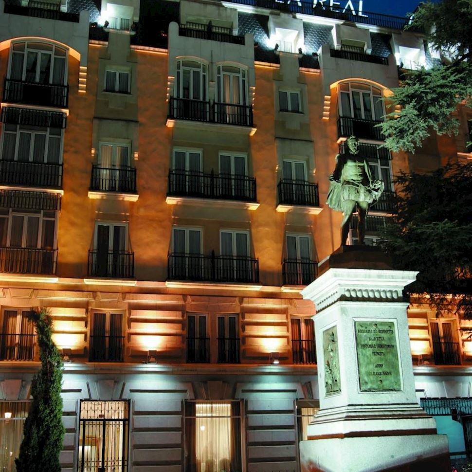 חבילות נופש למדריד, Villa Real, אשת טורס