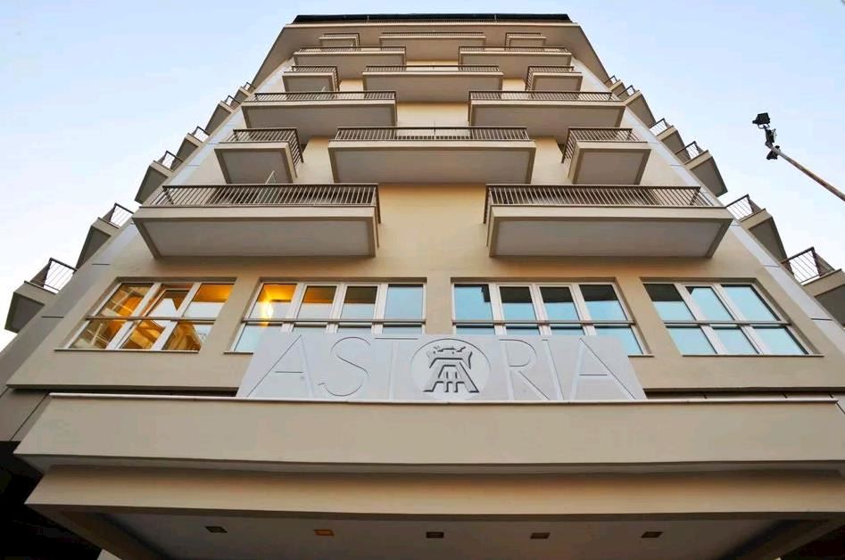 חבילות נופש בסלוניקי, Astoria, אשת טורס